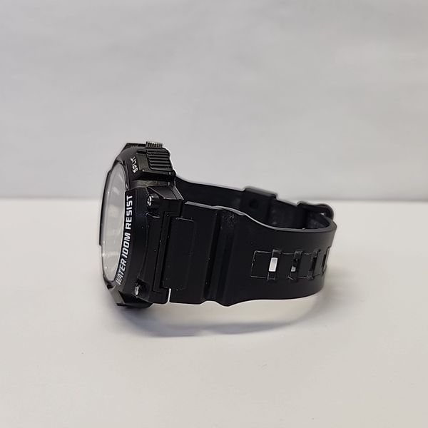 Casio MCW200H, Men's Chronograph Watch, 100 Meter WR, Black Resin, Date ...