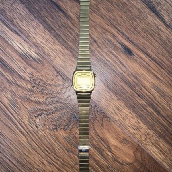Casio Retro Ladies Gold Watcy LA670WE 3191 - New Battery! Good ...