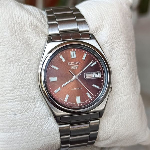 Seiko 5 Vintage Automatico Giorno/Data 7009 Uomo Giappone | WatchCharts ...