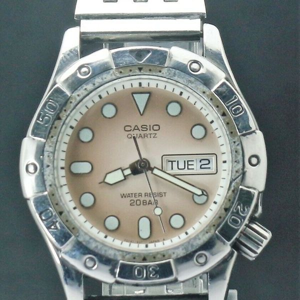 Styles Casio MD-710 Diver's Men's Day & Date Rotating Bezel 20 Bar ...