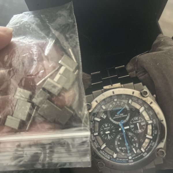 Bulova Precisionist 96B175 Wrist Watch for Men | WatchCharts Marketplace