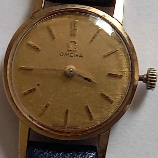 lot of 2 vintage ladies 9ct gold Omega watch plus 2 on Steel cases ...