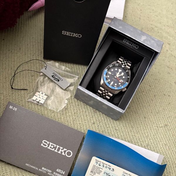 Seiko 5 Sports GMT Batman Blueberry Watch | 42.5mm | Automatic | Blue ...