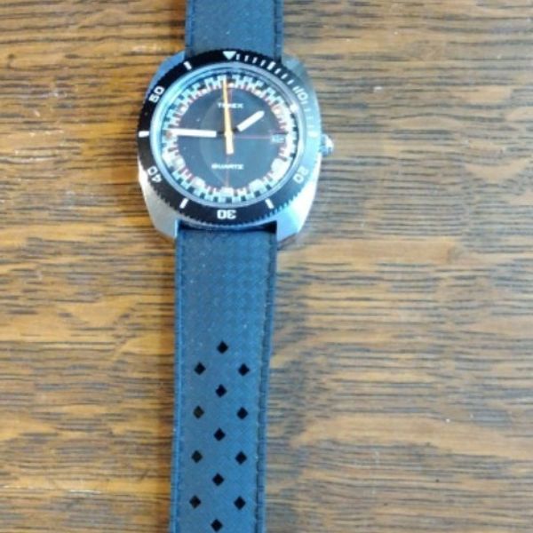 Timex Retro 1971 Design Re-issue | WatchCharts Marketplace