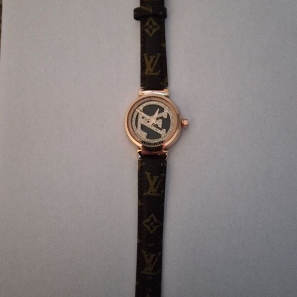 Louis Vuitton Ladies Watch | WatchCharts Marketplace