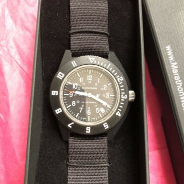 MARATHON NAVIGATOR PILOT WATCH W / DATE, U.S. GOVT. DIAL, Sapphire ...
