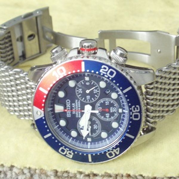 Seiko Men's SSC031 Stainless Steel Solar Dive Watch ON SHARK MESH ...
