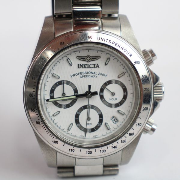 Invicta Speedway Panda Dial Chronograph Watch Quartz Working ...