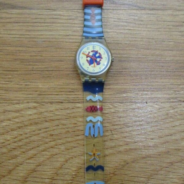 Womans Red Cloud Vintage Swatch Watch Beach Ocean Theme - Works ...