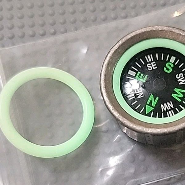 CountyComm Titanium TitanTrail Wrist Compass by Maratac! Fits Most ...