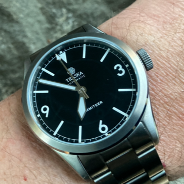 Traska Summiteer 38 V1 Black Display Back | WatchCharts Marketplace