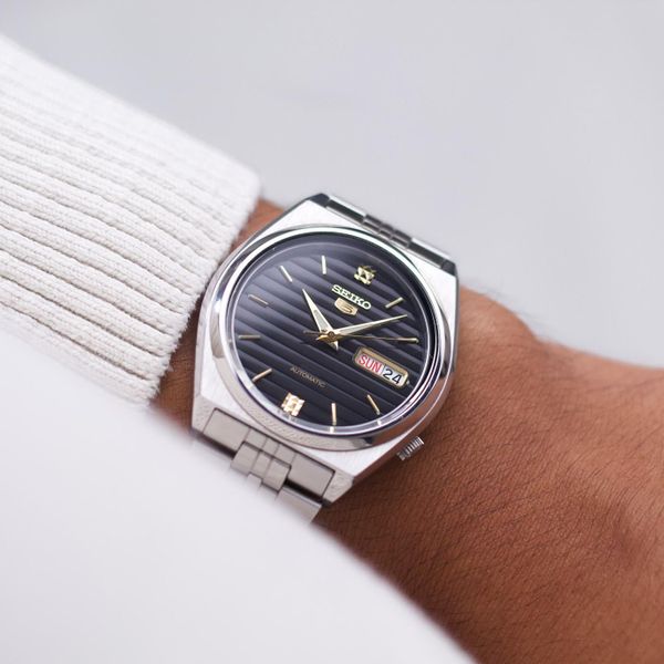 [WTS] 2000 Seiko 5 Deep Black Linear Dial Men's Wrist-Watch ...