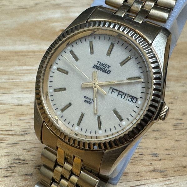 Vintage Timex Quartz Watch Men Gold Fone Fluted Bezel Day Date Analog ...