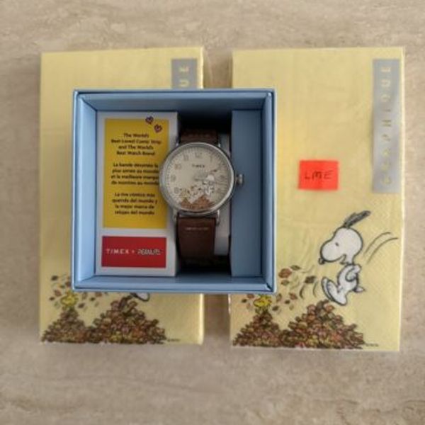 Timex Standard X Peanuts Snoopy Autumn 40mm Watch & Snoopy Autumn Guest ...