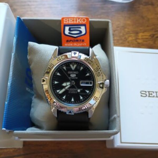 Seiko 5 Sports Automatic Black Dial Men's Watch SNZB33J2. Made In Japan ...