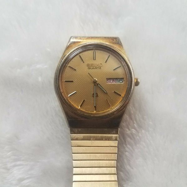 Vintage SEIKO SQ 8223-6060 Gold Tone Mens Quartz Day & Date Watch | WatchCharts Marketplace