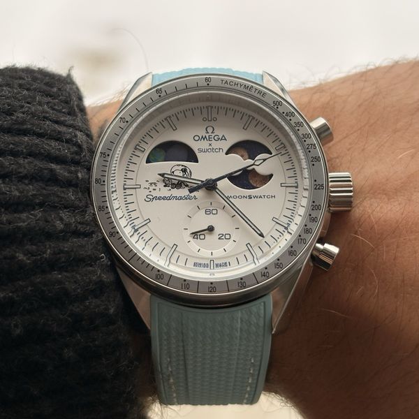 Swatch x Omega Mission To Earthphase Cold Moon Moonshine Gold Snoopy ...