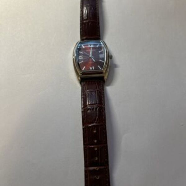 Gruen Precision SR626SW Tonneau/Barrel Men's Watch | WatchCharts ...