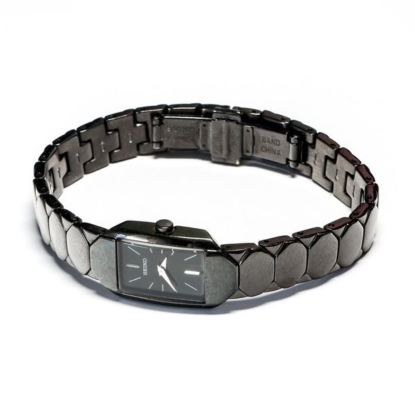 Vintage Black Seiko Women's 1N00-0CY0 Watch New Cell - Salesman's ...