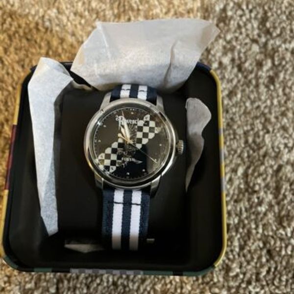 Harry Potter - Ravenclaw - Fossil Limited Edition Watch | WatchCharts ...
