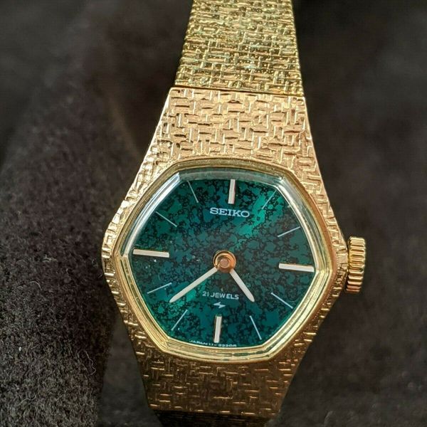 Vintage Women's Seiko 11-7720, 21 Jewels Hexagon Emerald Face Gold Plated Watch | WatchCharts ...