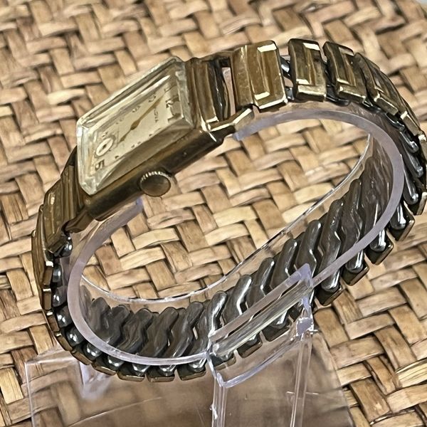 Vintage Running Bulova Tank Watch 1940s | WatchCharts Marketplace