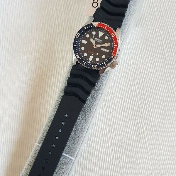 Seiko Automatic Divers Wristwatch 200M Water Resistant - Model Number ...