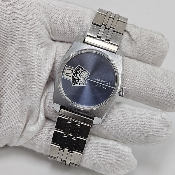 RARE VINTAGE 1974 BULOVA CARAVELLE 11OWU JUMP HOUR 17J MENS WATCH BLUE ...