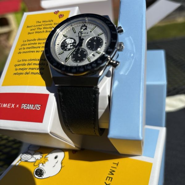Q Timex Chronograph x Peanuts Snoopy Limited Edition Panda Watch ...
