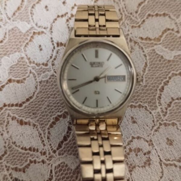 Seiko SQ Watch Women Gold Tone Gold Dial Daydate 25mm Round 3E23-0A60 ...