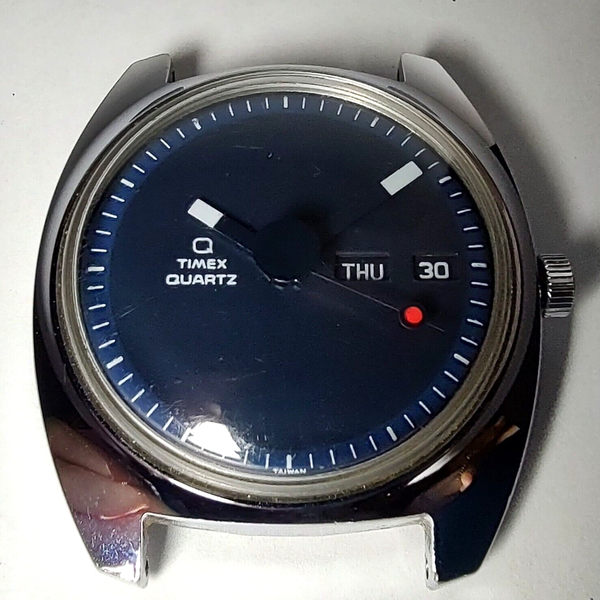 TIMEX Q Quartz Watch 1975 Enigma Mystery Dial w/Day-Date Vintage Needs ...