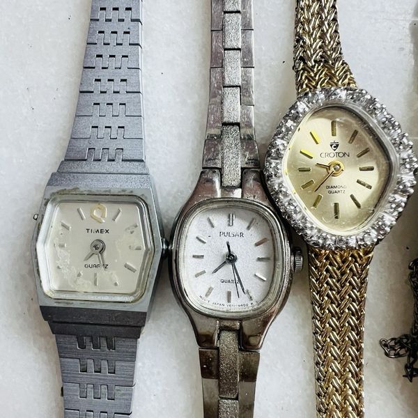 LADIES VINTAGE WATCH LOT- Timex, Pulsar, Croton Quartz, Seiko, Avanti ...