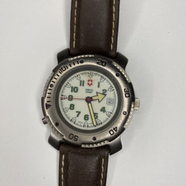 Vintage Victorinox Swiss Army Field Watch Untested Water Resistant 166 ...