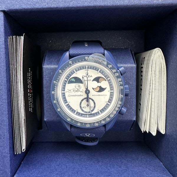 Swatch x Omega Snoopy MoonSwatch Mission To Earthphase Moonshine Gold ...