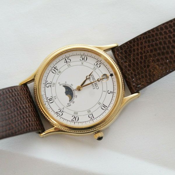 Vintage SEIKO 6F22-7010 Moon Phase Quartz Watch Mid Size 33mm Moonphase ...