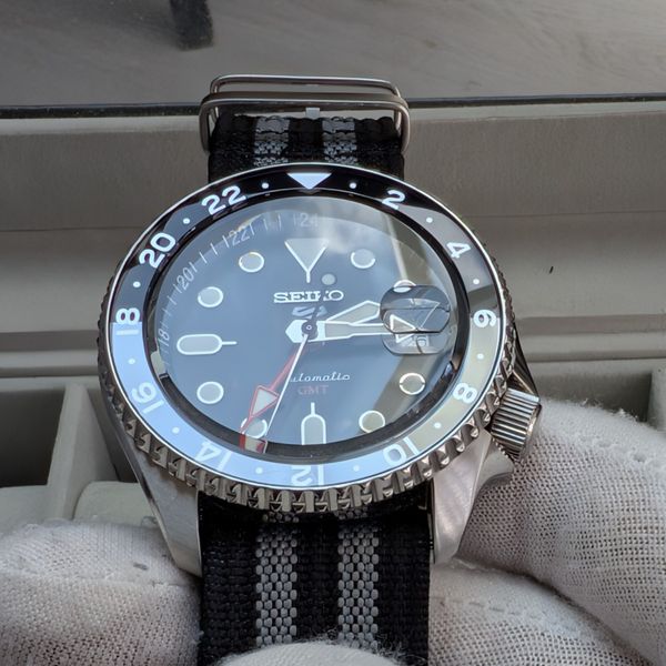 Seiko - 5 - GMT - Automatic - Black and White - SSK001K1 | WatchCharts ...