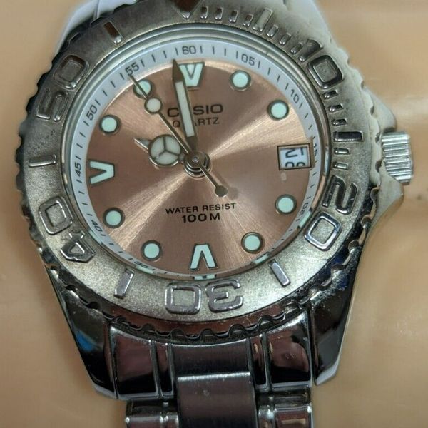 Vintage Casio Quartz 100 meters Ladies Wristwatch Runs Ticks New ...