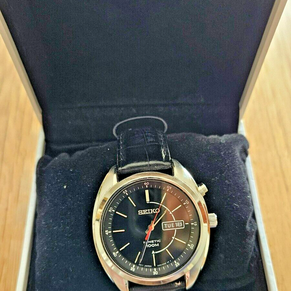 SEIKO KINETIC 5M63-0AK0 BLACK DIAL WATCH IN ORIGINAL BOX WITH MANUAL ...