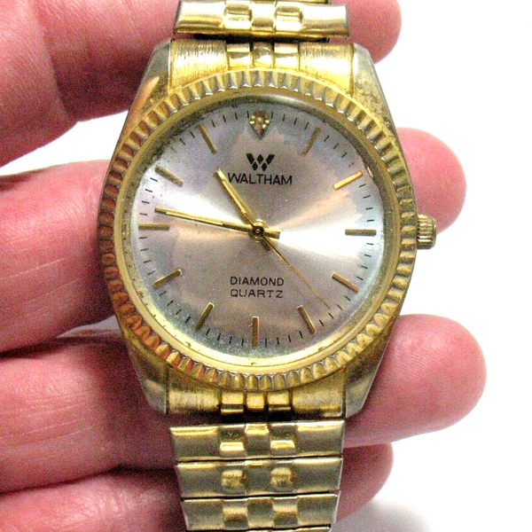 WALTHAM DIAMOND QUARTZ MEN'S WRISTWATCH GOLD AND SILVER TONED ...