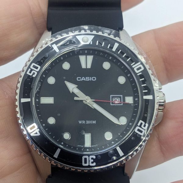 Casio MDV-107 Duro 200m Dive Watch with extra nylon 'zulu' strap ...