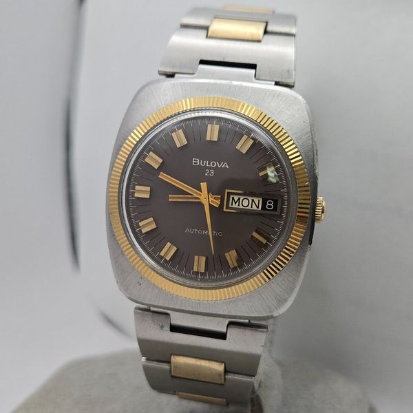 Vintage BULOVA Senator â Fâ men's automatic watch day/date 11AOACB ...
