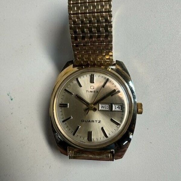 Timex "Q" Quartz 1978 Beautiful Watch Does Not Run Tried Battery ...