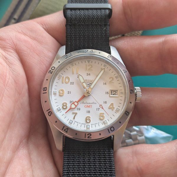 Seiko 5 Sports Field GMT on Bracelet + Extra Straps - Only worn twice ...