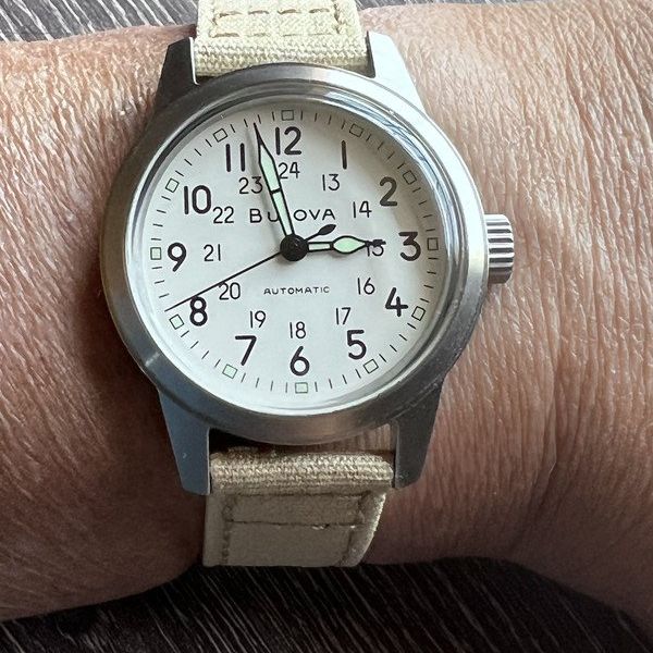 [$195 USD] Bulova Military Hack Watch | WatchCharts Marketplace