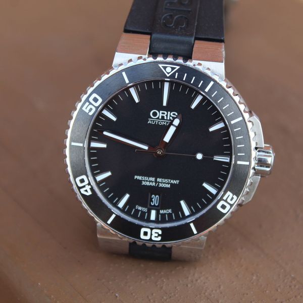 Oris Aquis Date 40mm Black Dial Ceramic Black Bezel 300M Men's Watch ...