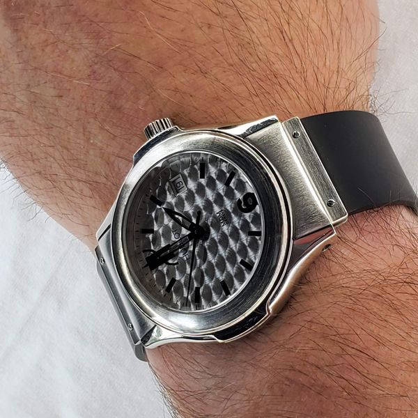 Hublot Elegant MDM rare engine turned dial 1910.1 | WatchCharts Marketplace