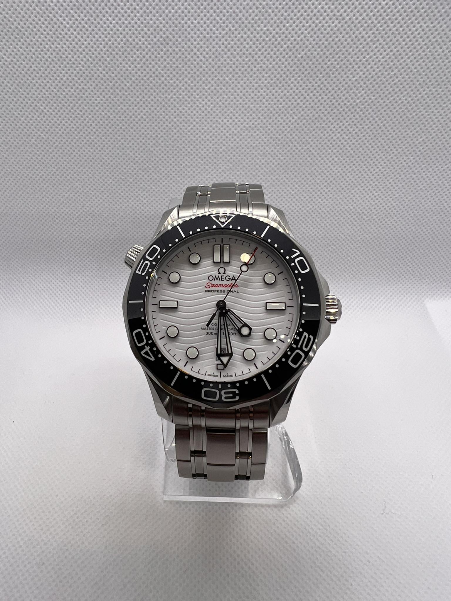 [WTS] Omega SMP 300 White Dial w/extra Rubber Strap (White Ceramic ...