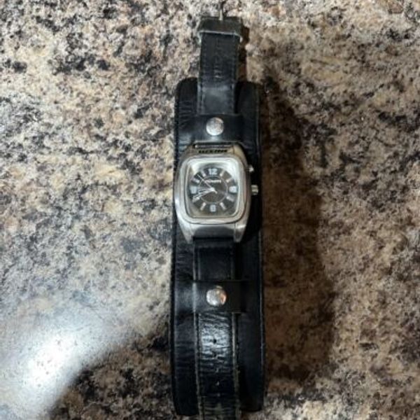 Nixon The Rocker Men Silver Tone Leather Strap Watch | WatchCharts ...