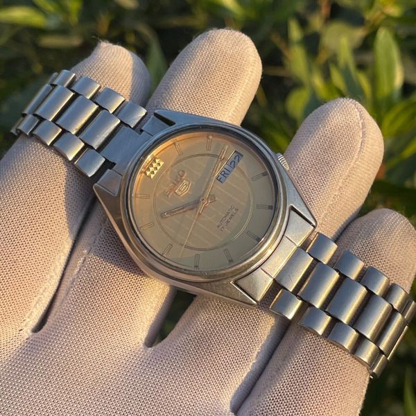 Vintage Seiko 5 Automatic 17 jewels Made in Japan Menâ s Watch 7009-876J | WatchCharts Marketplace