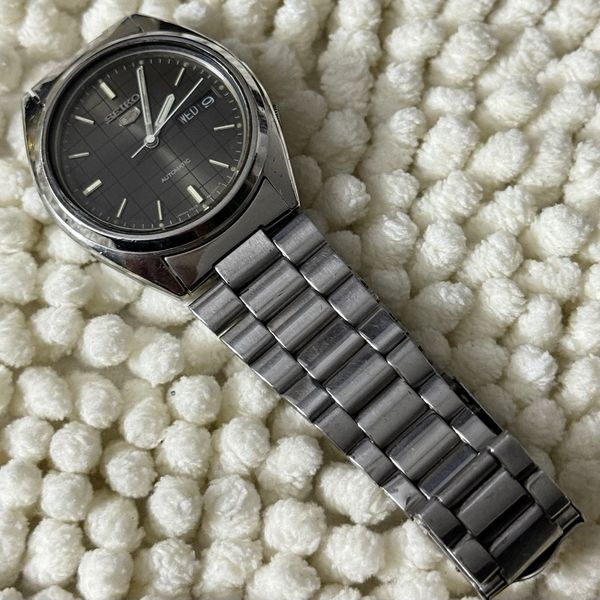 Seiko 5 Automatic Menâ s Watch Black Checkered Grid Dial Vintage Japan ...
